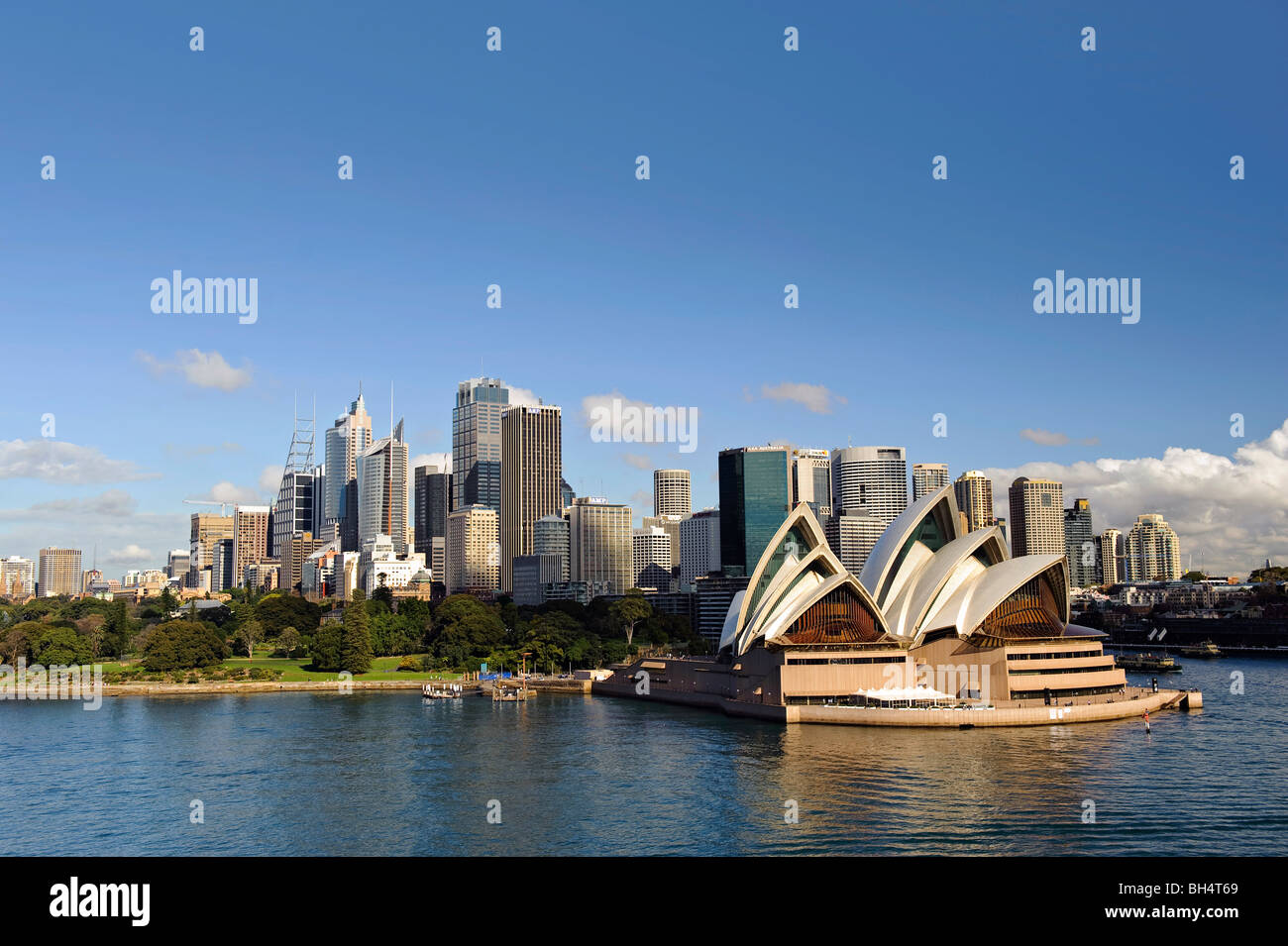 Sydney opera house skyline hi-res stock photography and images - Alamy