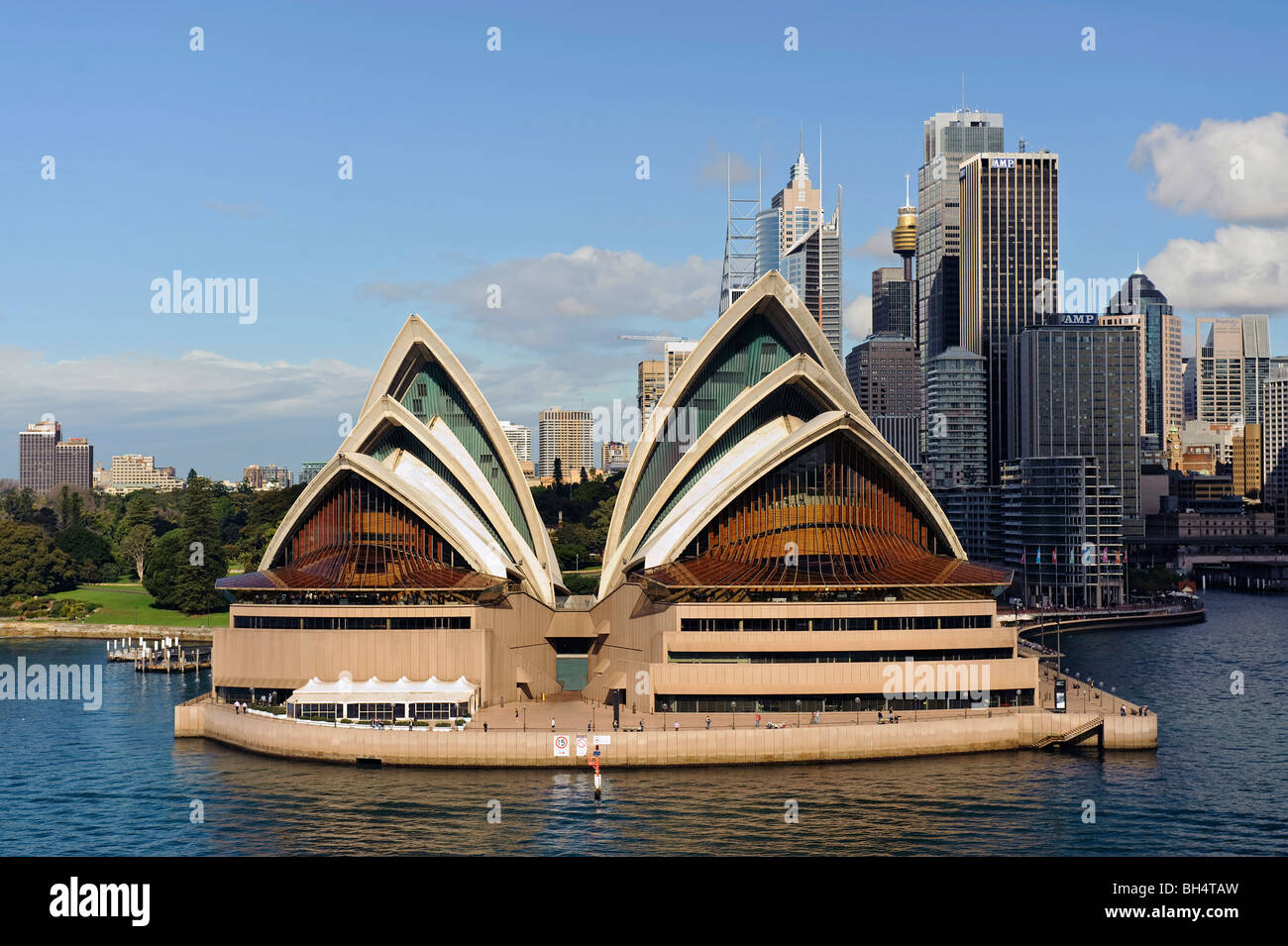 Sydney opera house bennelong point hi-res stock photography and images ...