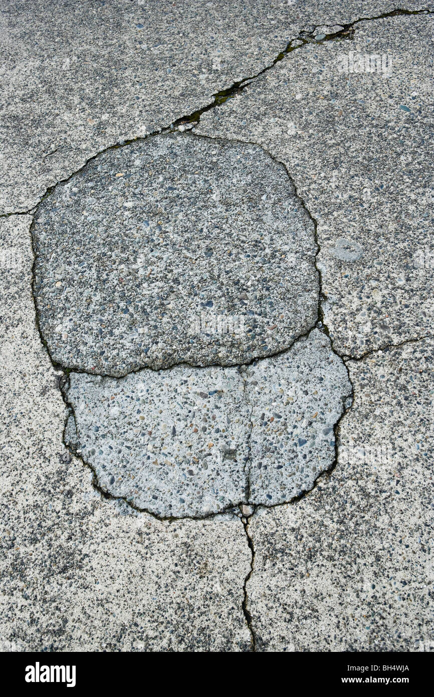 Cracks in concrete pavement Stock Photo - Alamy