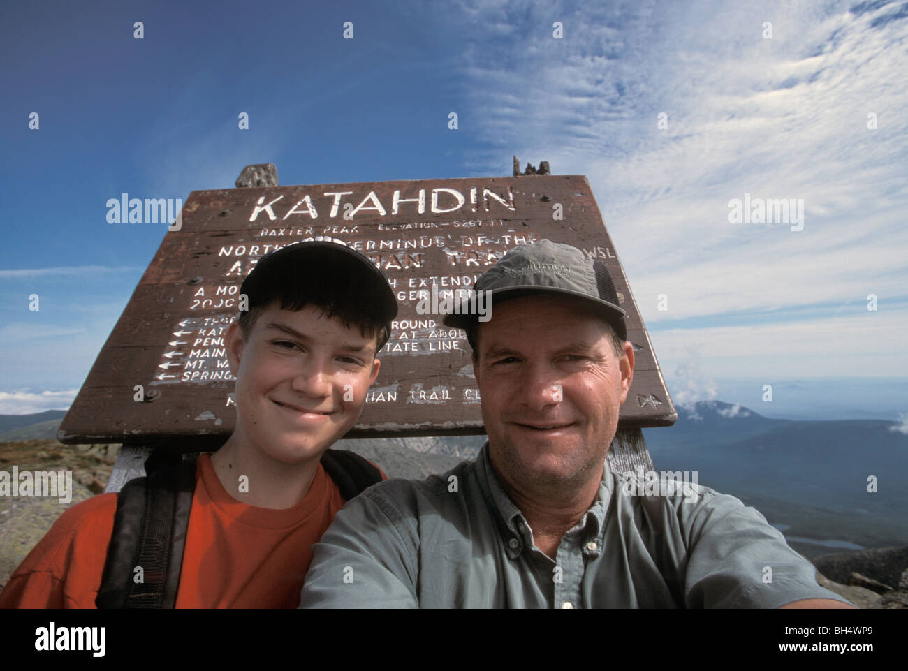Hiker at mount katahdin sign hi-res stock photography and images - Alamy