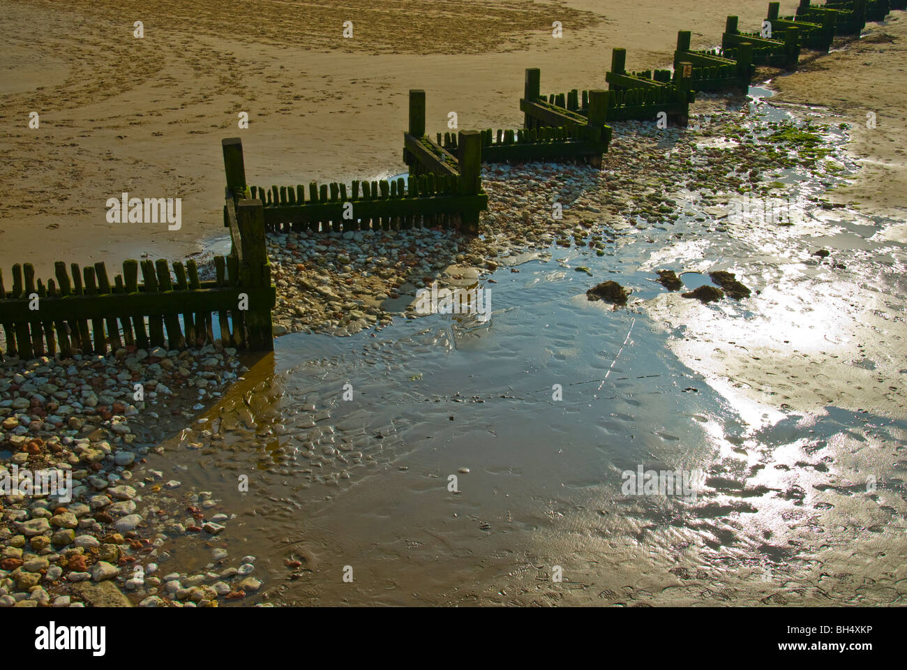 Zig zag groyne hi-res stock photography and images - Alamy