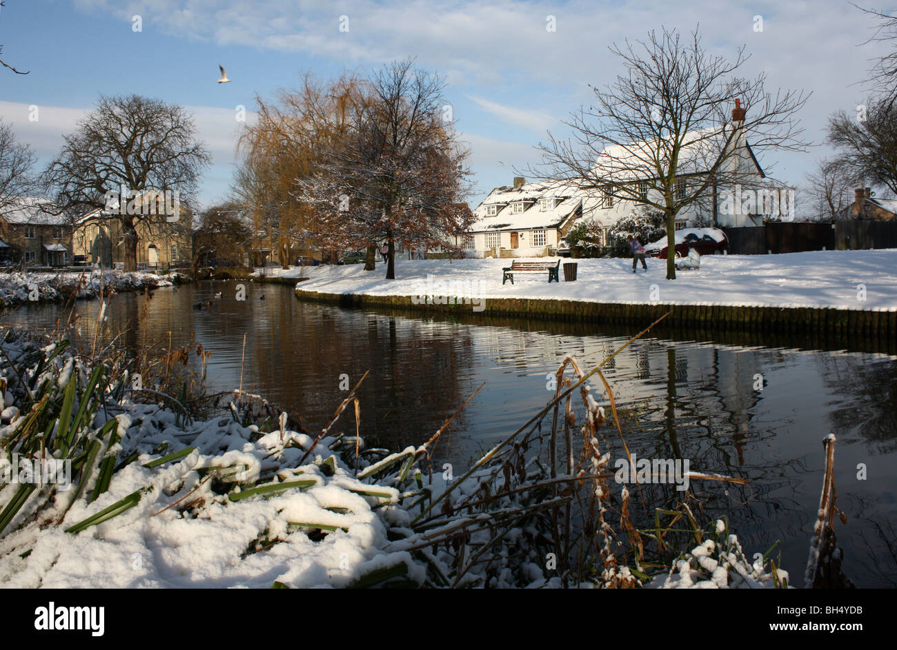 snowy scene village green Histon Cambridgeshire England UK Stock Photo ...