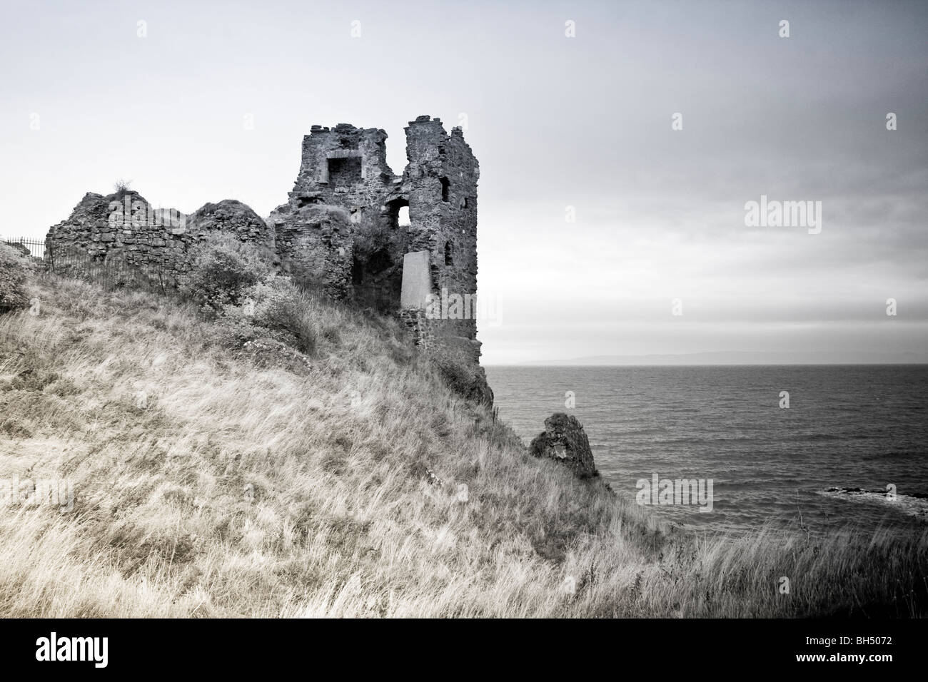 Dunure Castle in Black and White Stock Photo - Alamy
