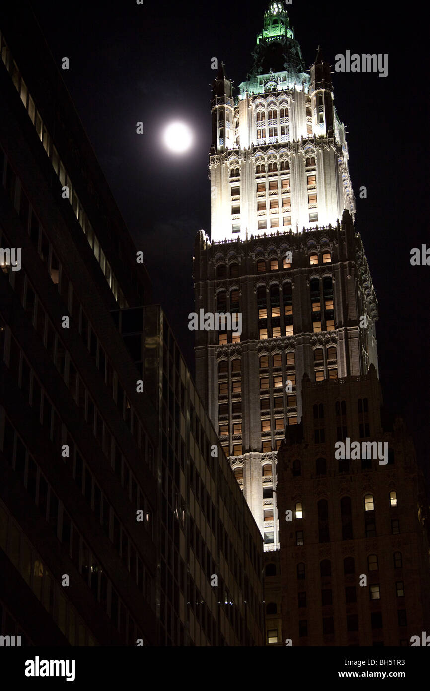 Woolworth building at night hi-res stock photography and images - Alamy