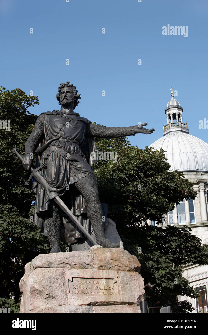 Wallace statue outside His Majesty's Theatre Stock Photo - Alamy