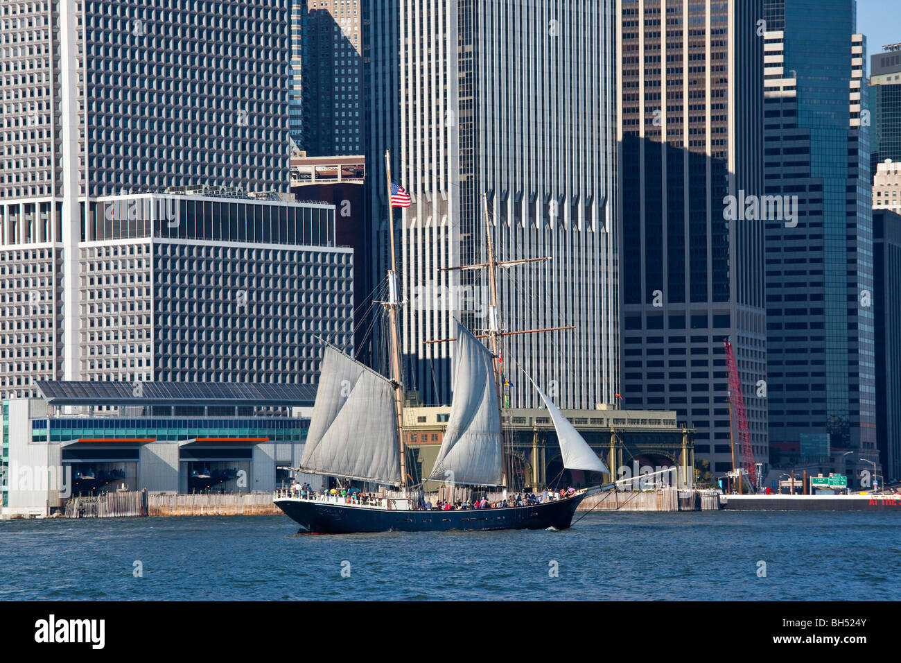 Sloop hi-res stock photography and images - Alamy