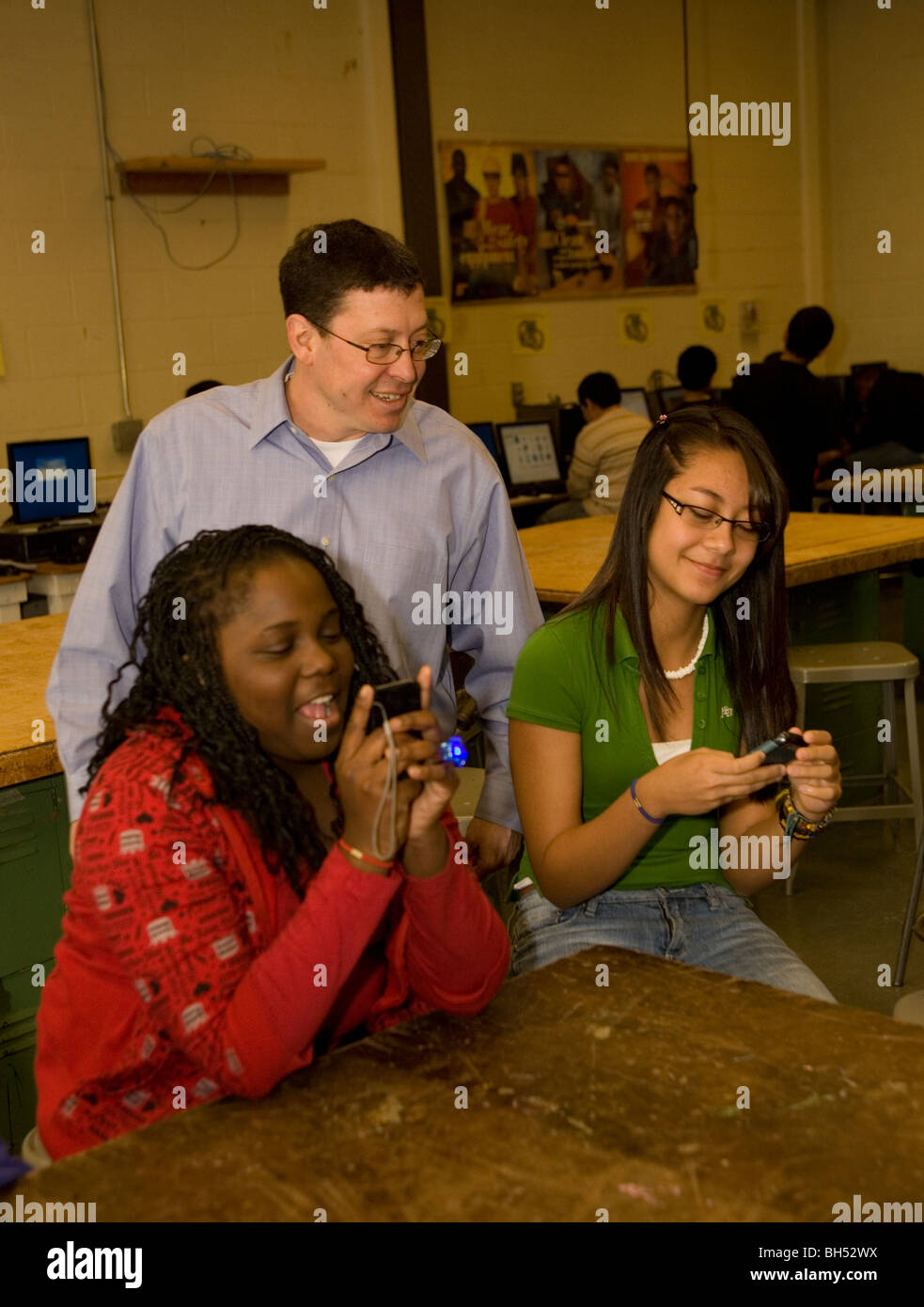 Middle school technology class works with cell phones, ipods and other ...