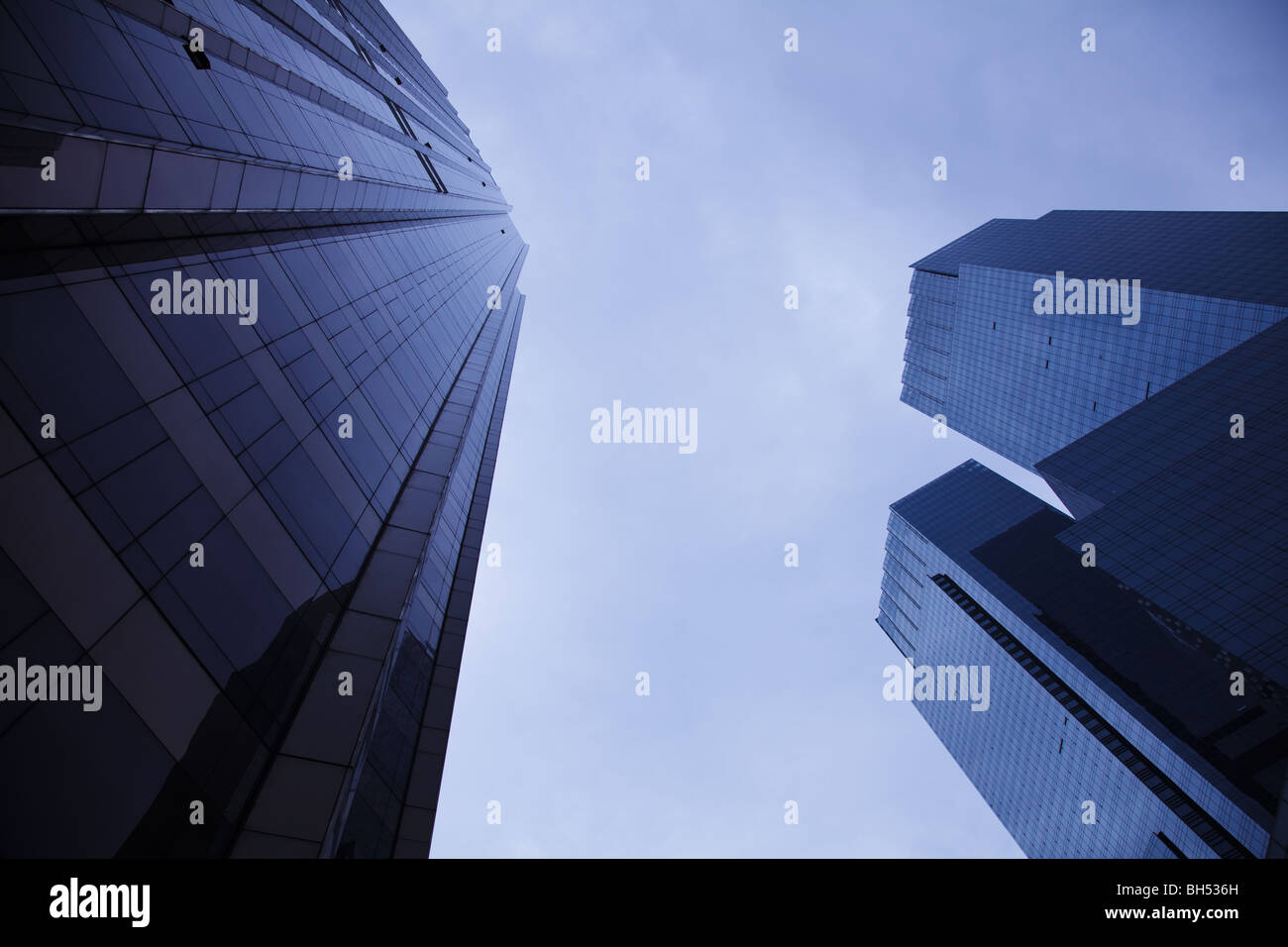 Blue skyscraper hi-res stock photography and images - Alamy