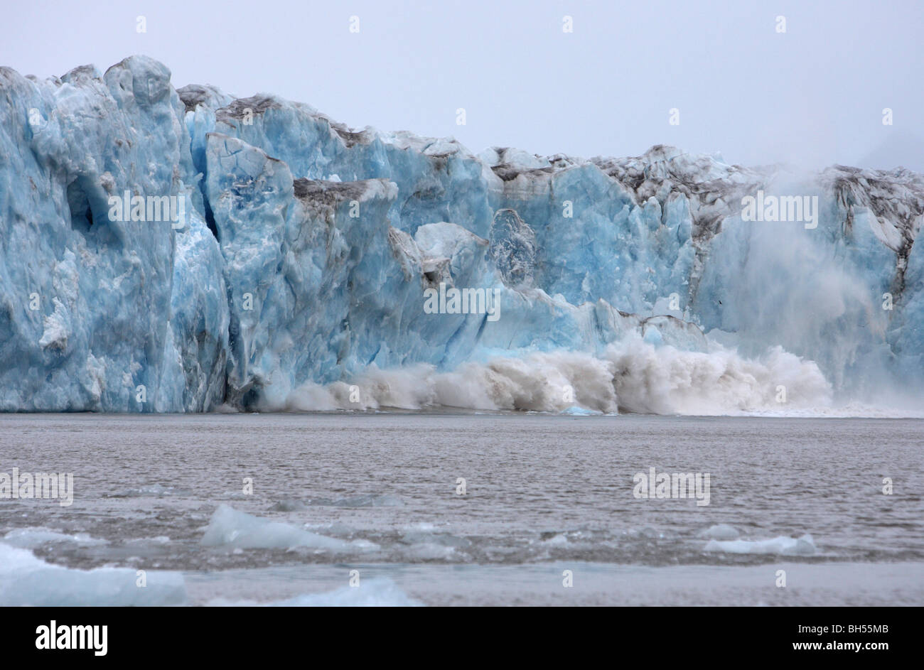 Ice calving hi-res stock photography and images - Alamy