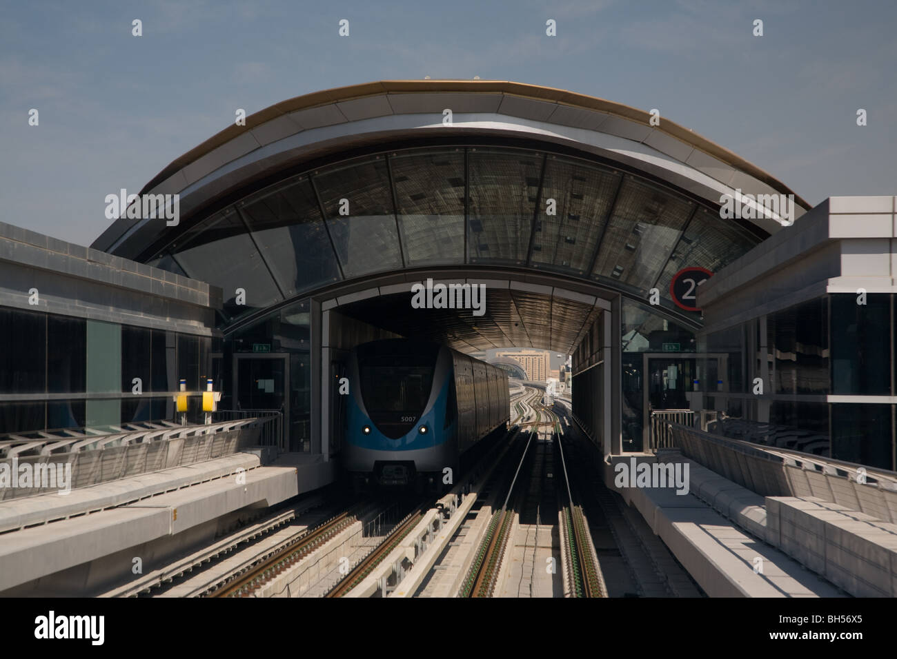 Dubai Metro automated train commuter system uae Stock Photo - Alamy