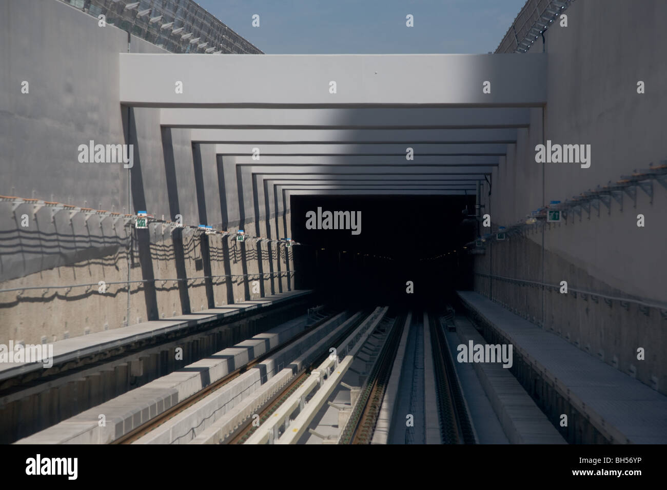 Dubai Metro automated train commuter system uae Stock Photo - Alamy