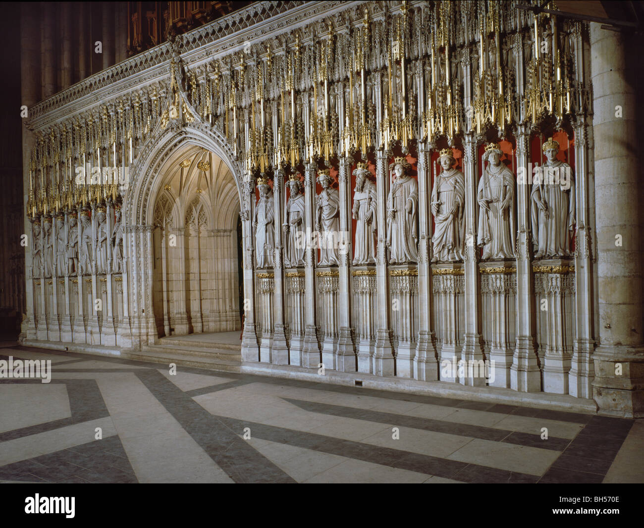 York Minster: the choir screen showing the Kings of England Stock Photo ...