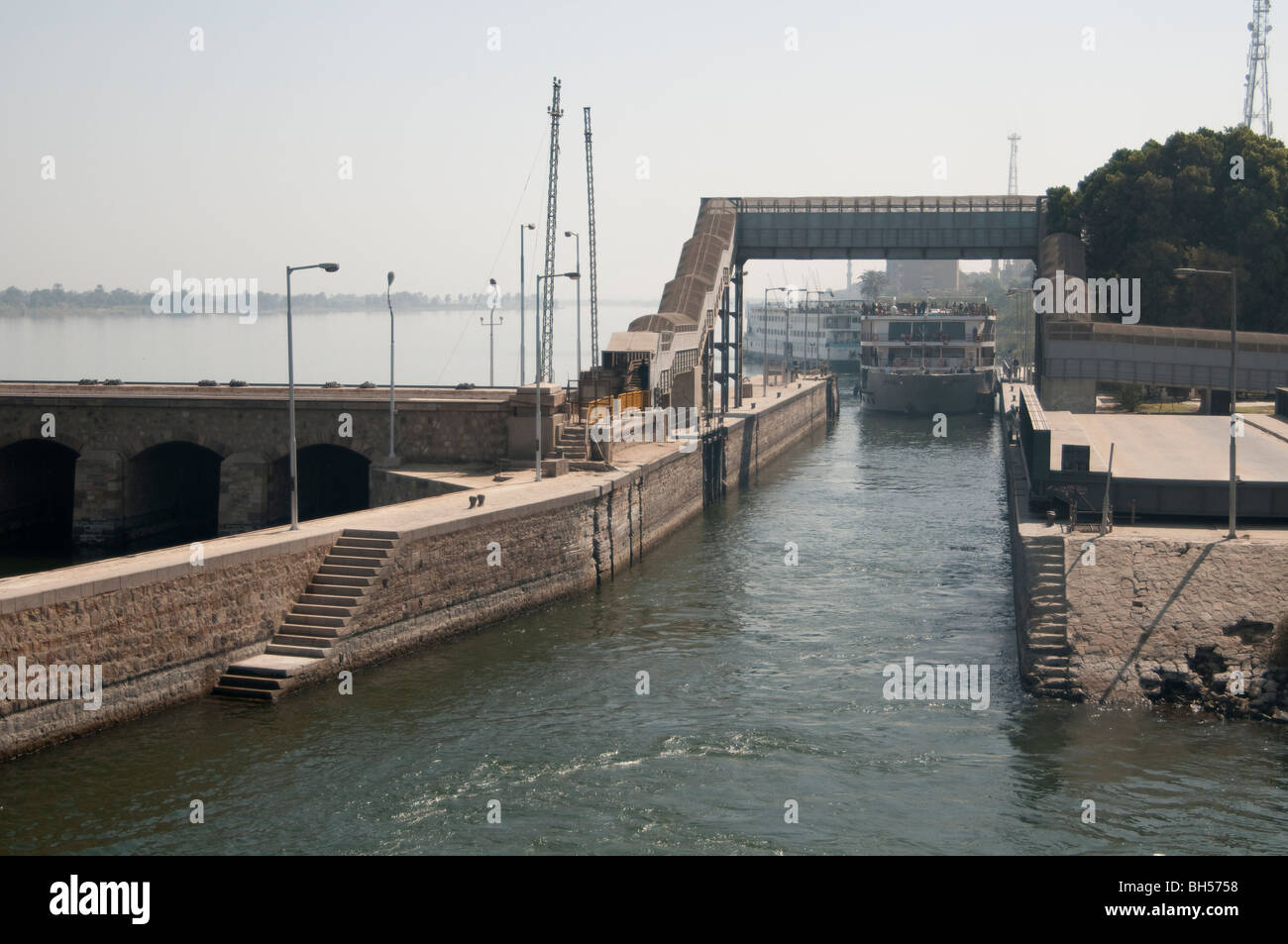 Locks at the Nile River dam at Esna, Egypt, Africa Stock Photo - Alamy