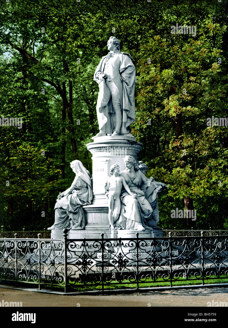 Goethe monuments hi-res stock photography and images - Alamy