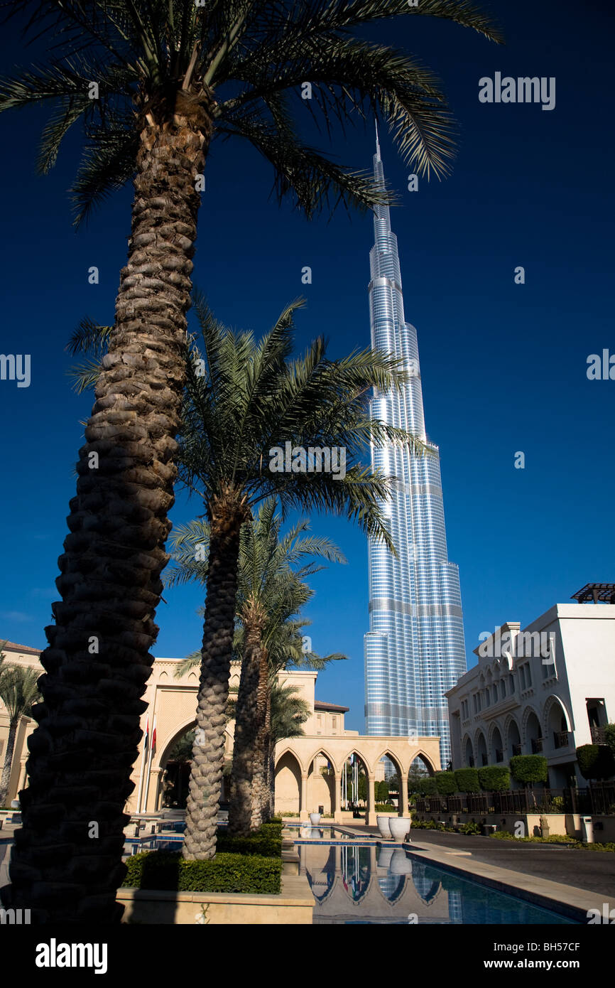 Dramatic angle Burj Khalifa building palm trees SEAT2 Stock Photo - Alamy