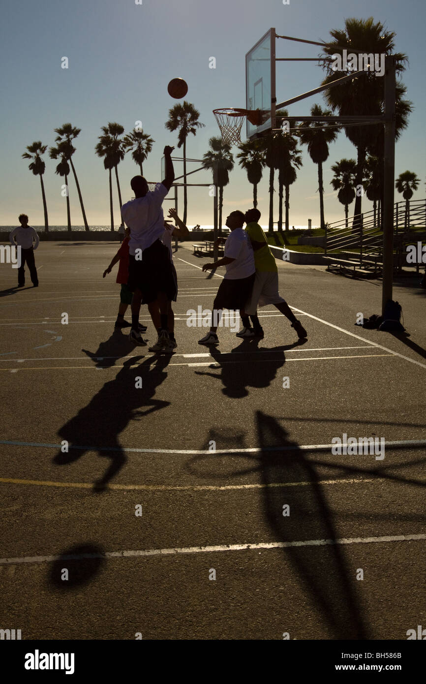 Basketball on the beach hi-res stock photography and images - Alamy