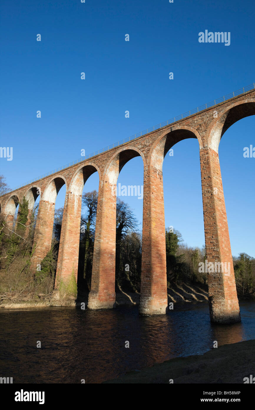 Leaderfoot viaduct scottish borders hi-res stock photography and images ...