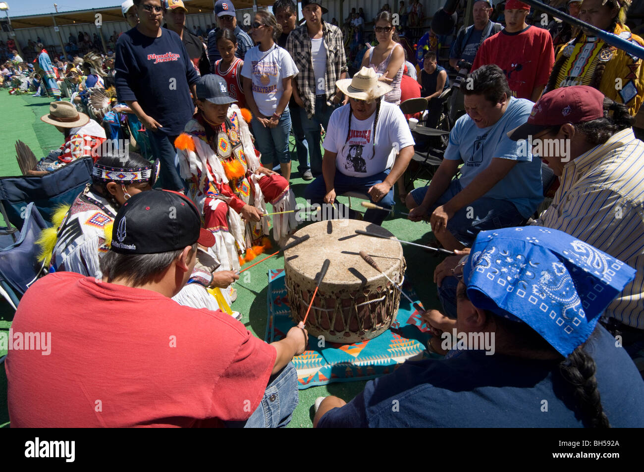 Native american festival and drummers hi-res stock photography and ...