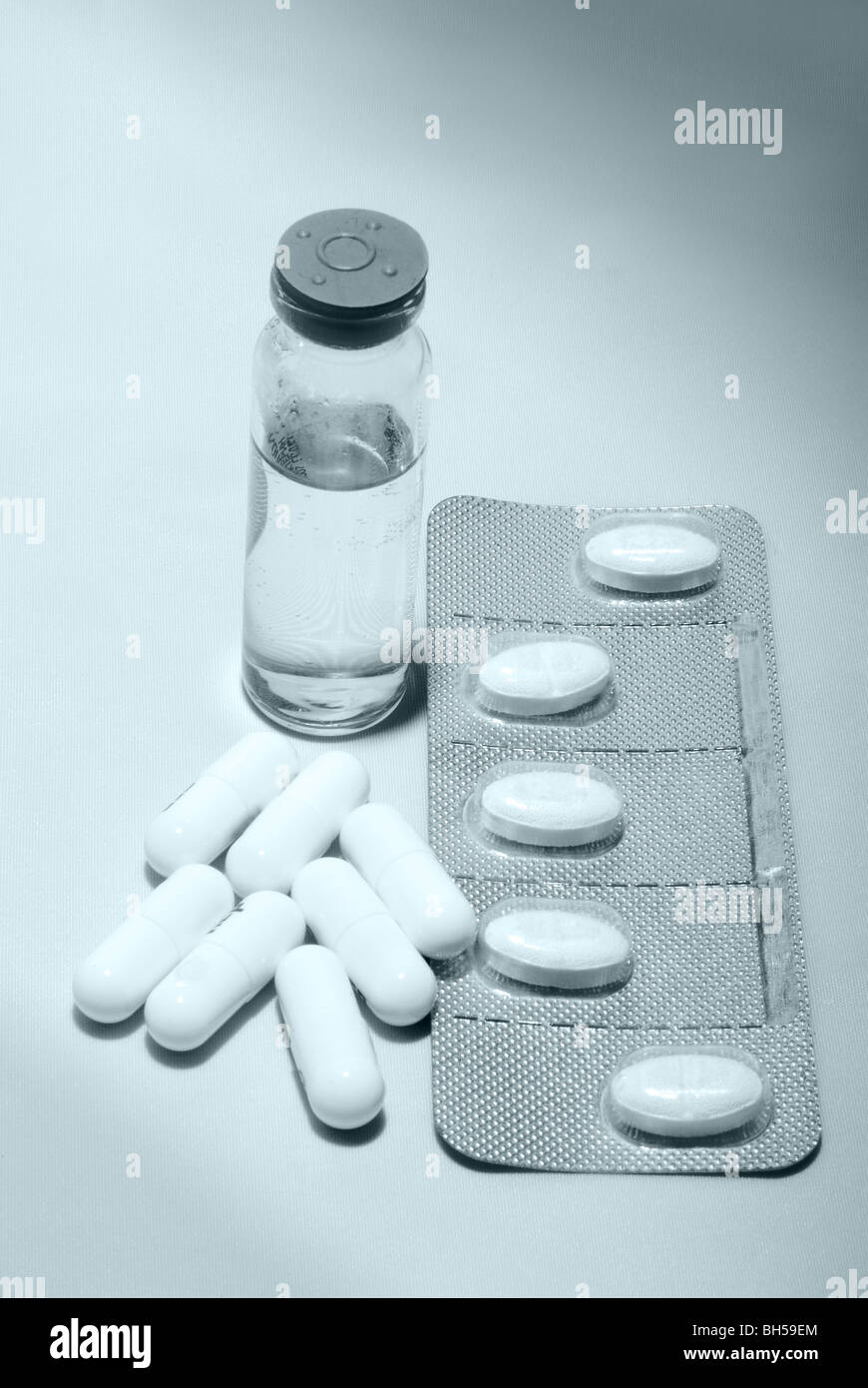 Tablets and a solution for injections Stock Photo - Alamy