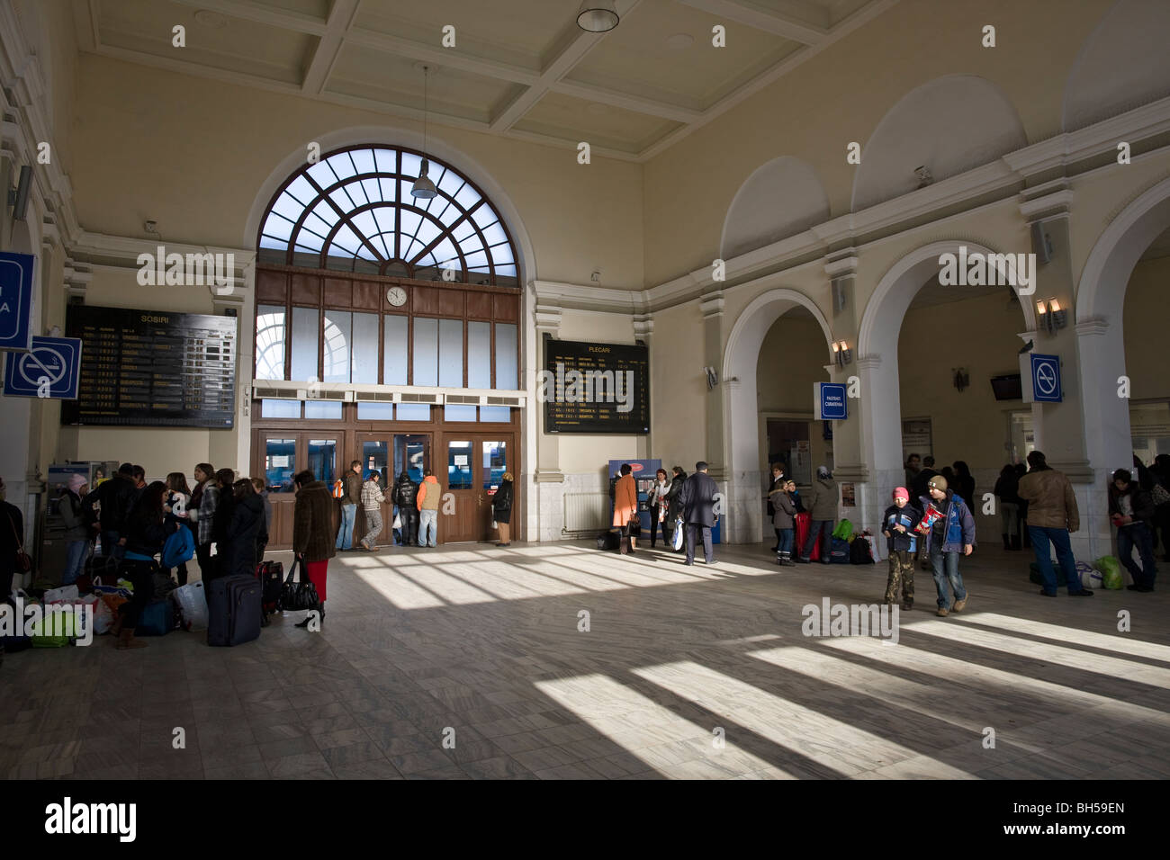 Train station transylvania romania hi-res stock photography and images ...