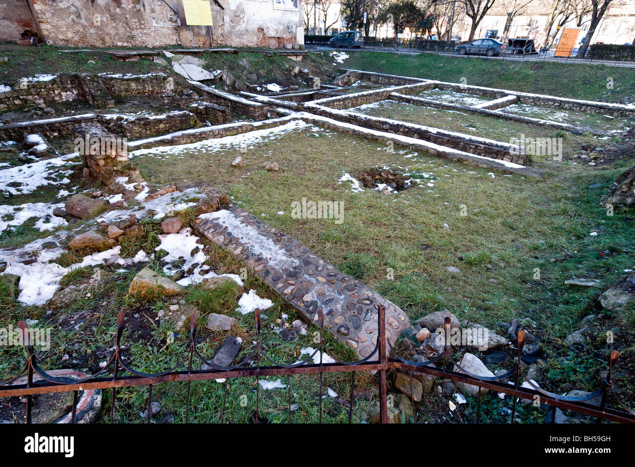 Roman ruins in romania hi-res stock photography and images - Alamy