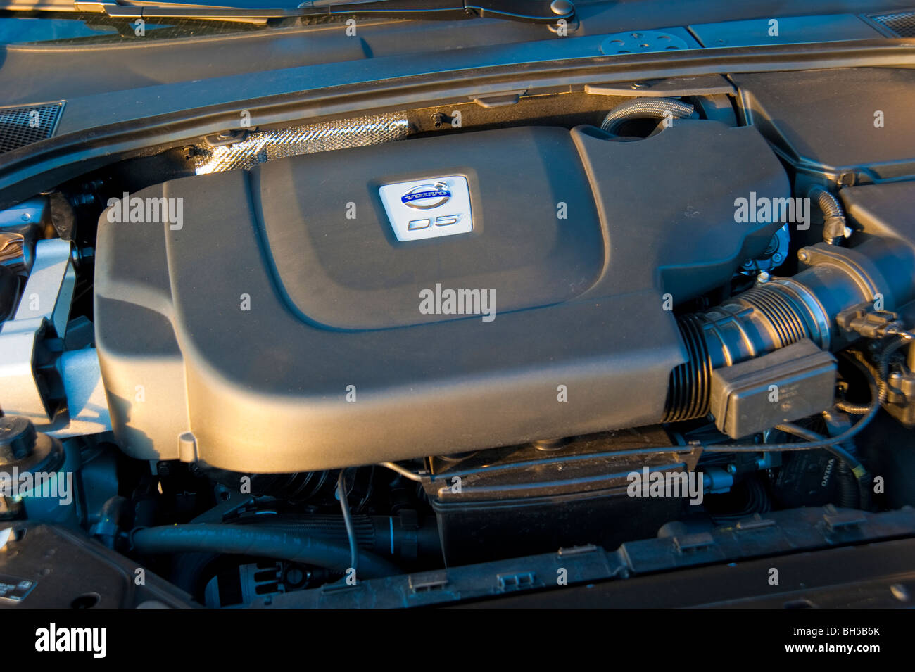 Volvo 2.4 litre D5 Diesel engine, 2009 version, in Volvo XC 70 four ...