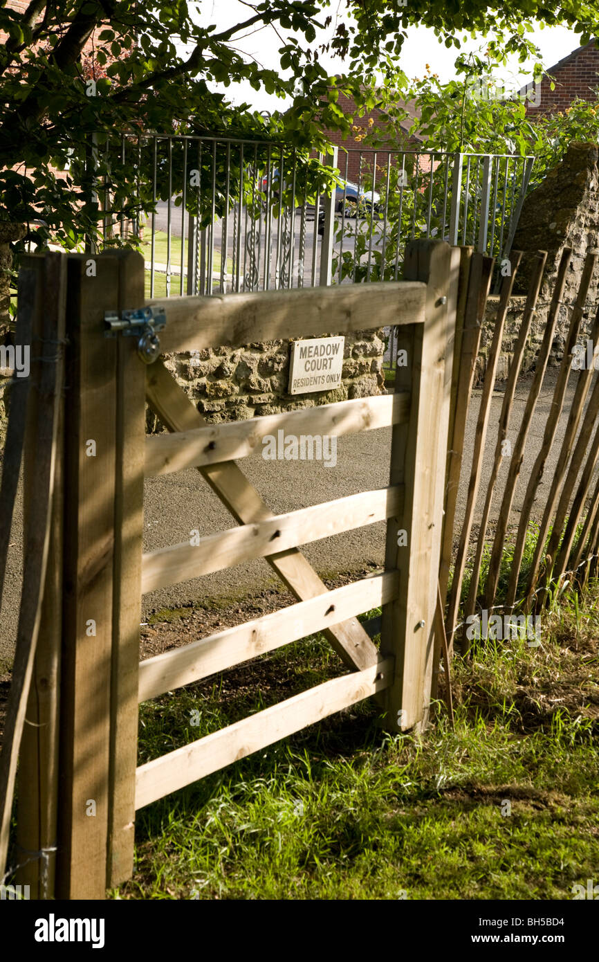 Garden gate in Bridport, Dorset, England Stock Photo - Alamy