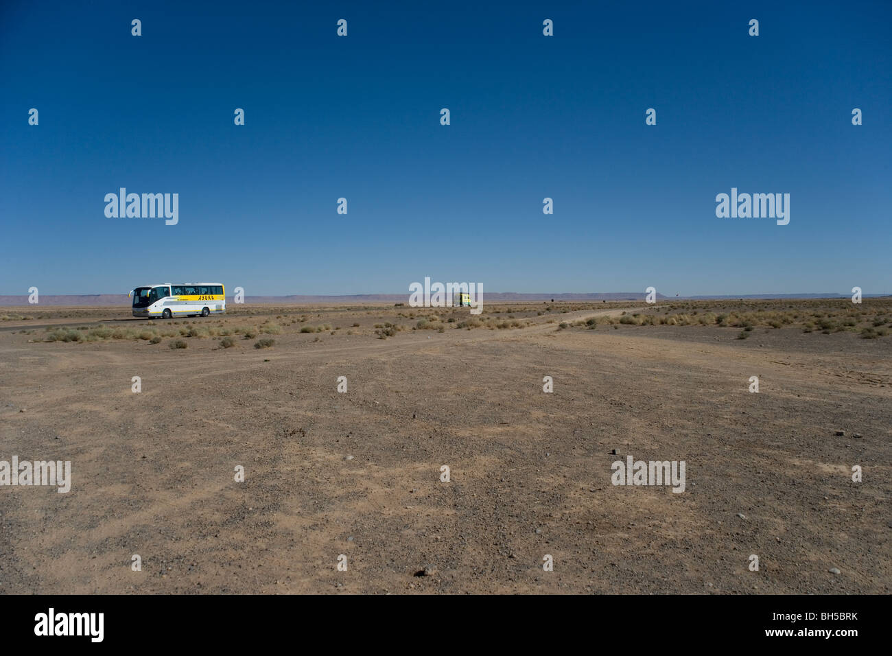Desert bus sahara hi-res stock photography and images - Alamy
