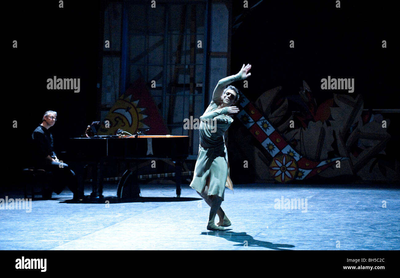 English national ballet ballet russes hi-res stock photography and ...