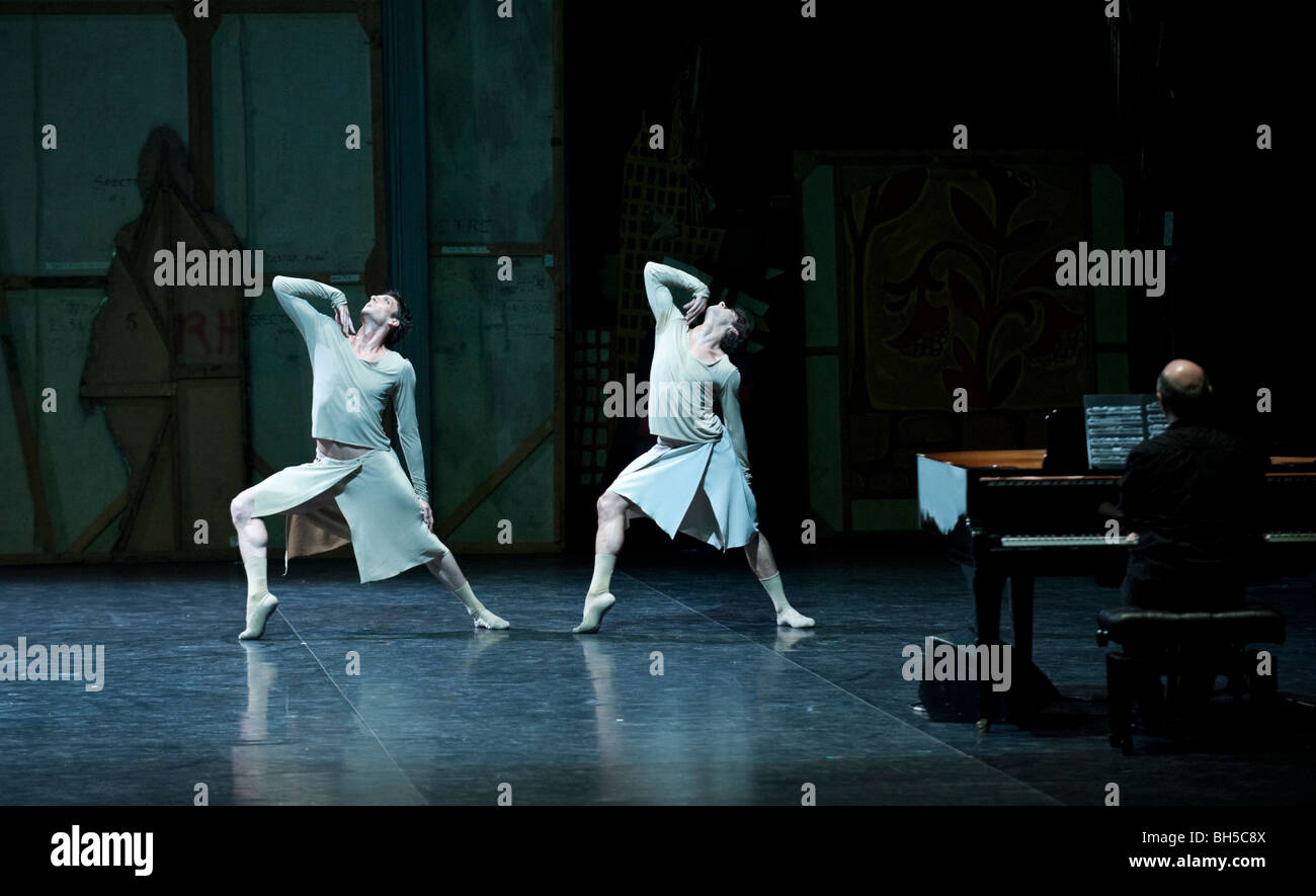 English national ballet ballet russes hi-res stock photography and ...