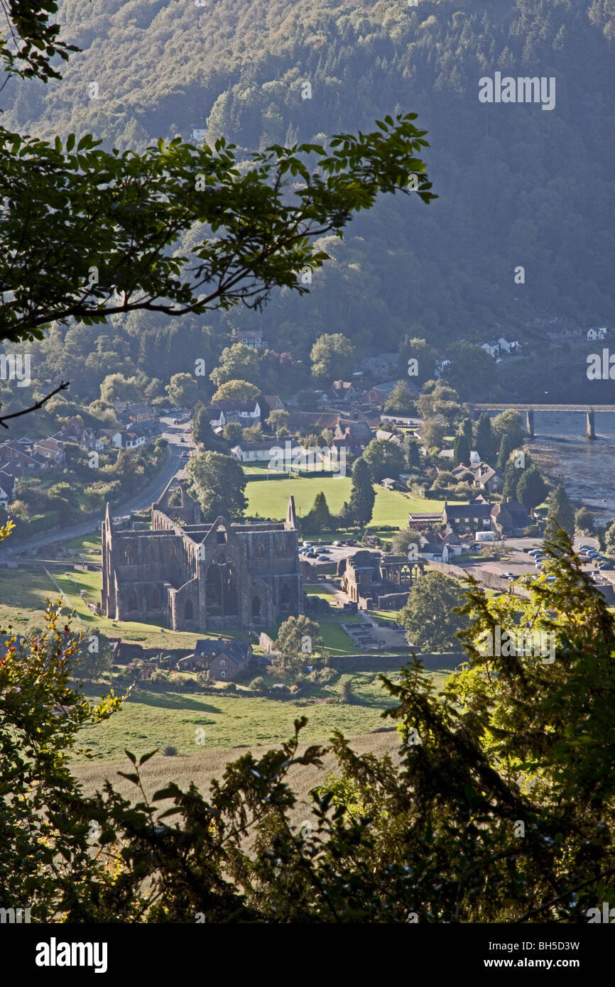 River wye in monmouthshire near tintern abbey hi-res stock photography ...