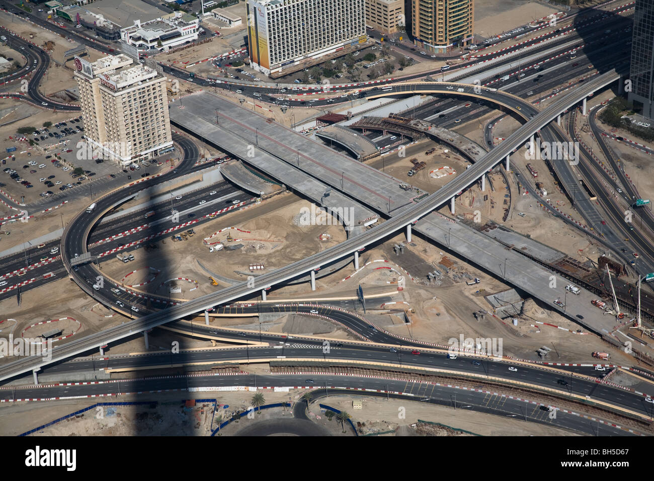 Burj Khalifa Shadow Sheikh Zayed Road roundabout SEAT2 Stock Photo - Alamy