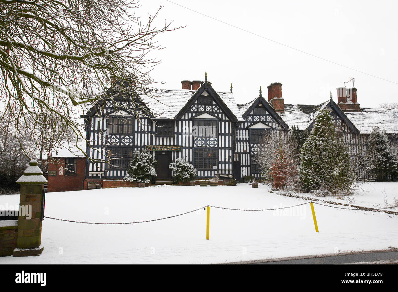Old hall hotel sandbach hi-res stock photography and images - Alamy