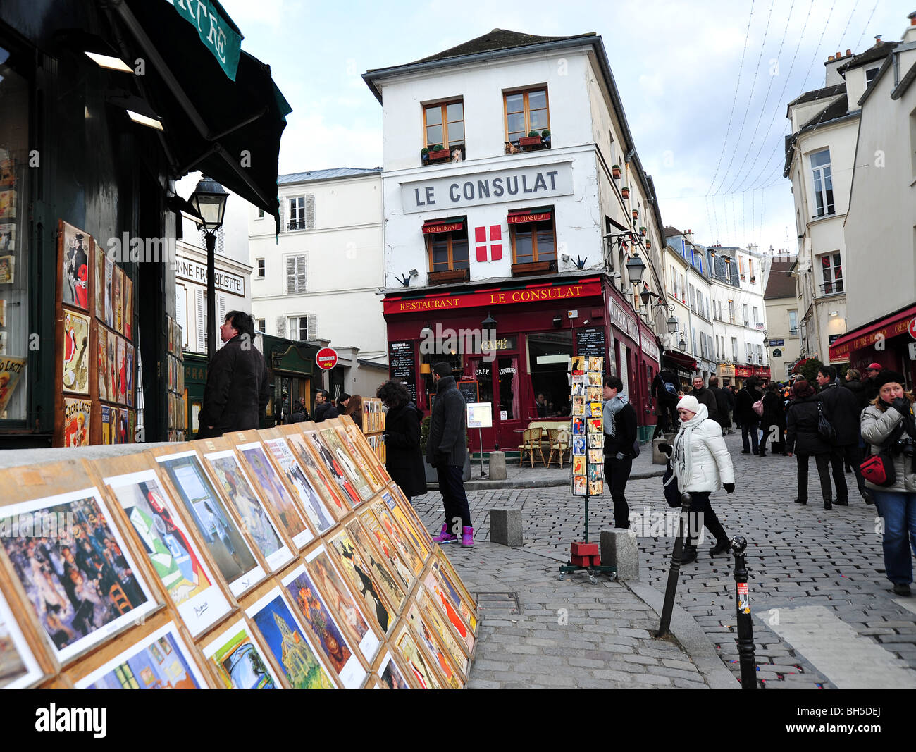 Place du tertre monmartre hi-res stock photography and images - Alamy