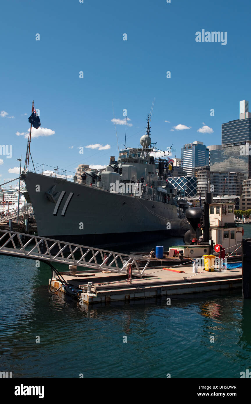 Daring class destroyer hi-res stock photography and images - Alamy