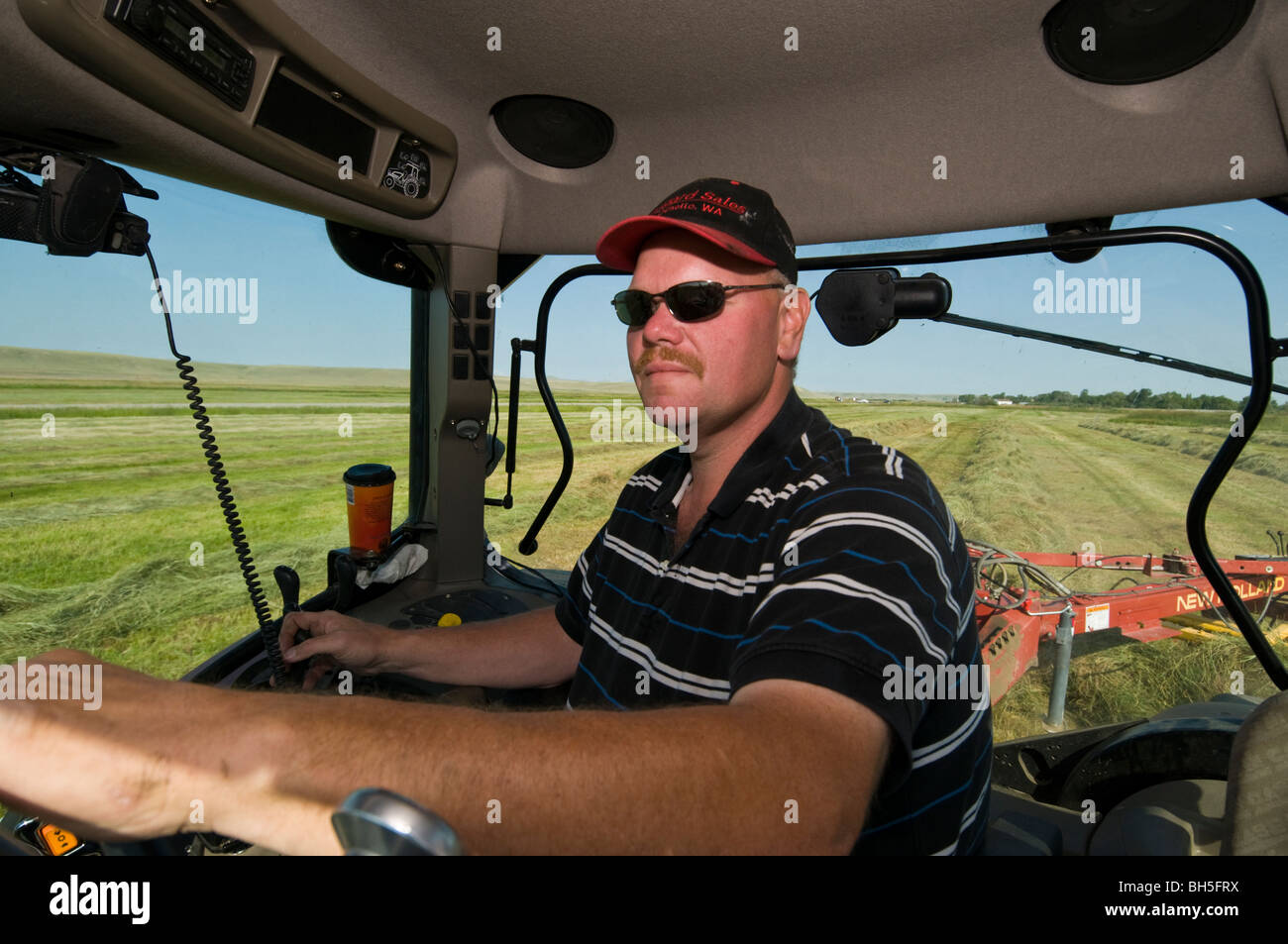 Inside tractor cab hi-res stock photography and images - Alamy