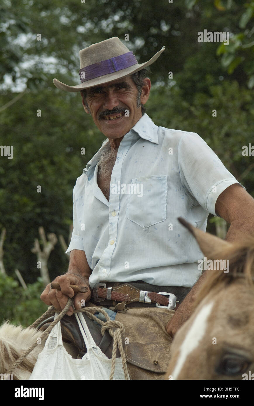 Cuban citizens hi-res stock photography and images - Alamy