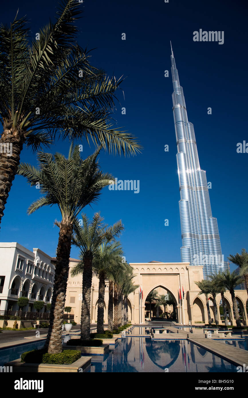 Dramatic angle Burj Khalifa building palm trees SEAT2 Stock Photo - Alamy