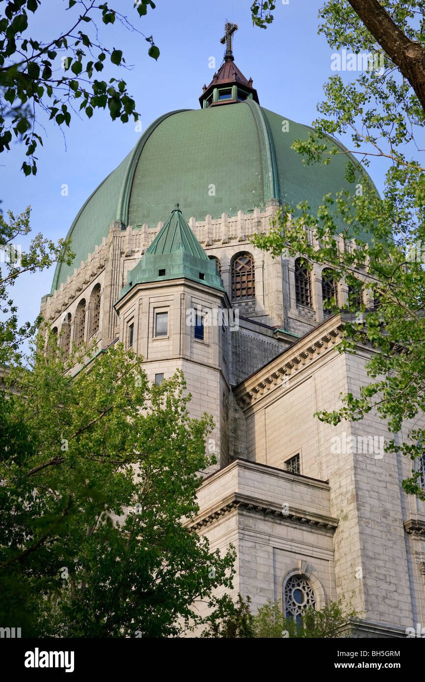 St joseph's oratory of mount royal hi-res stock photography and images ...