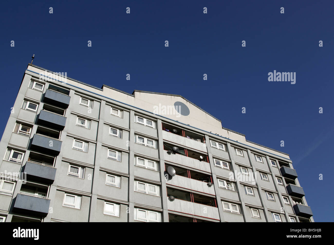 Leeds high rise block hi-res stock photography and images - Alamy