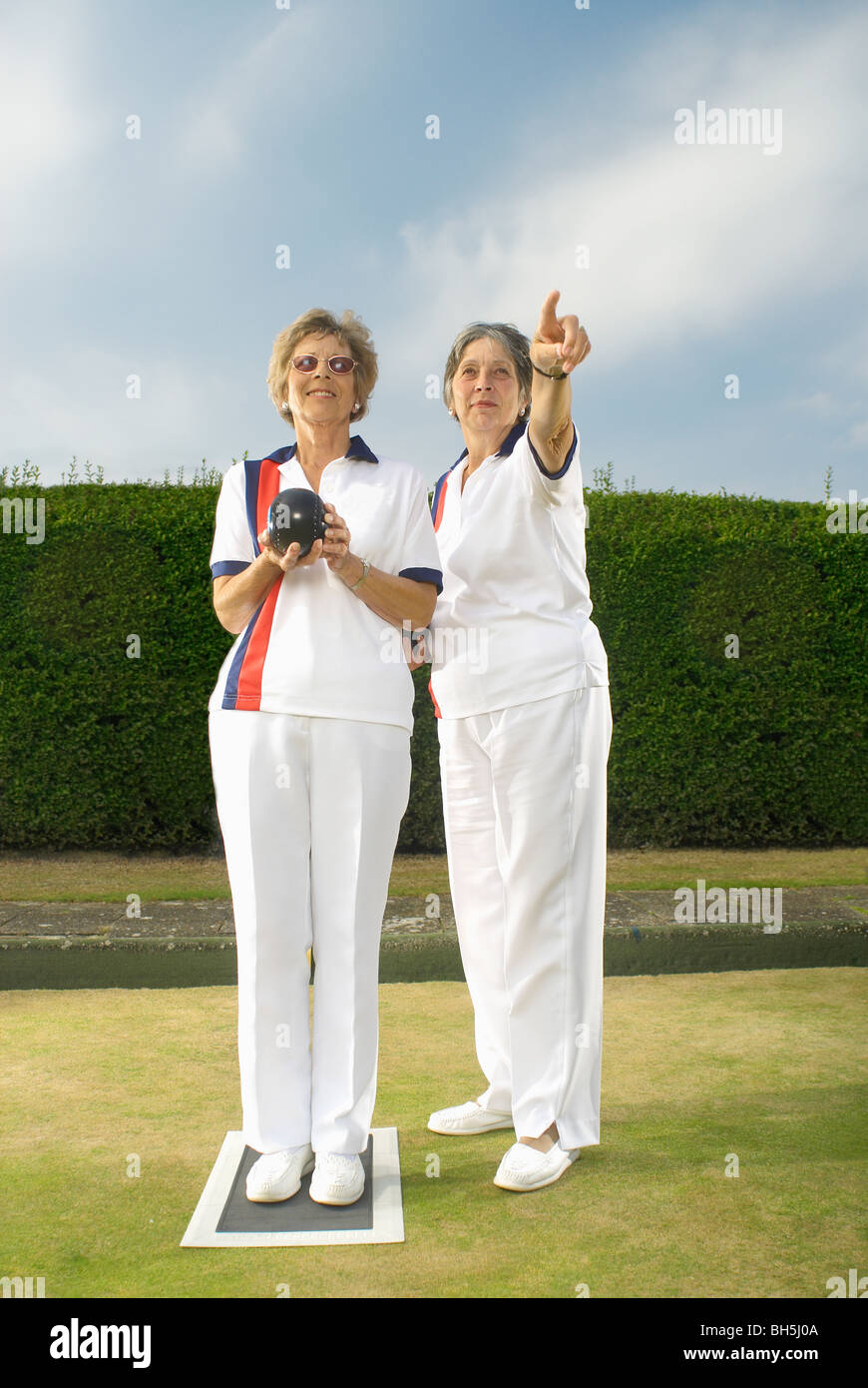 Female lawn bowler hi-res stock photography and images - Alamy