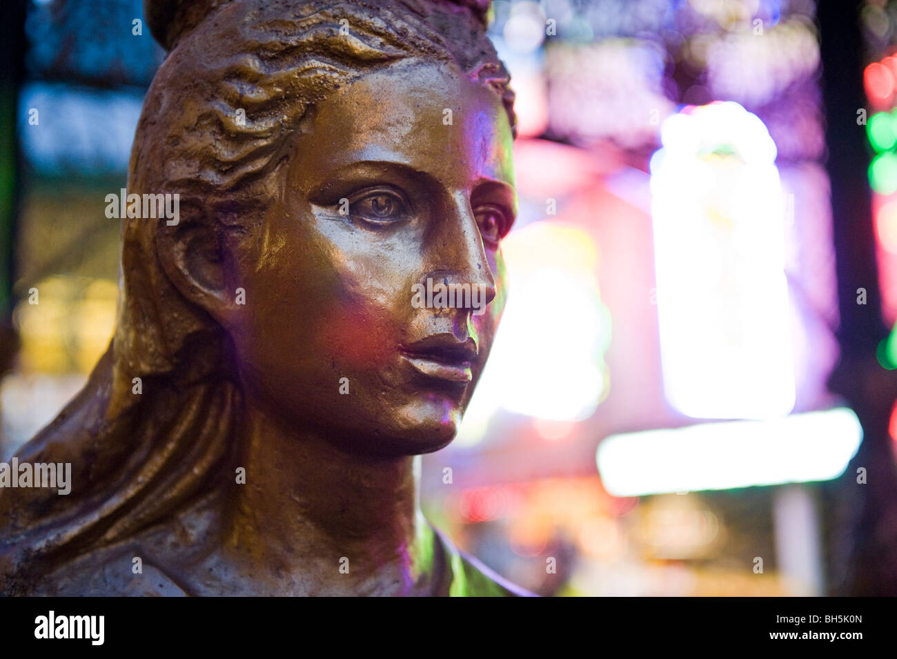 Close up female bronze hi-res stock photography and images - Alamy