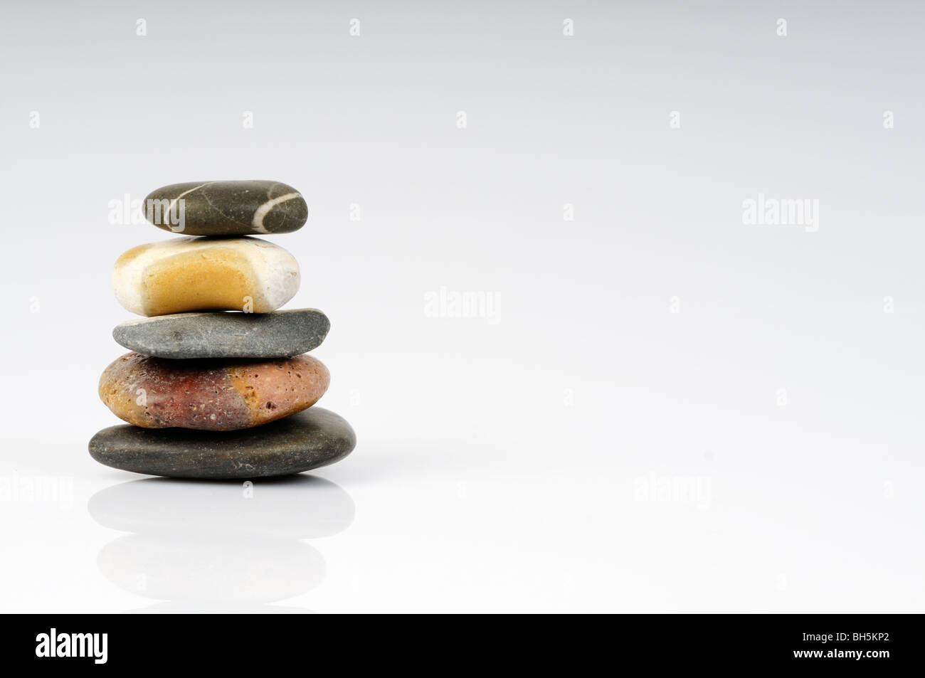Pebbles balanced on top of each other hi-res stock photography and ...