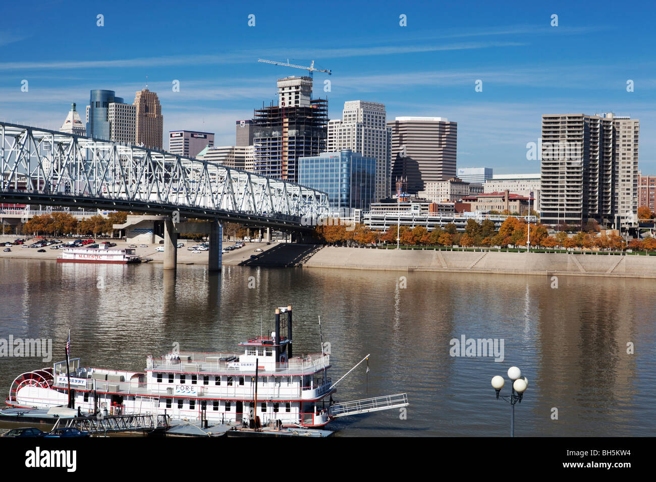 CINCINNATI DOWNTOWN SKYLINE, BLUE BRIDGE OVER RIVER OHIO AND RIVERBOAT ...