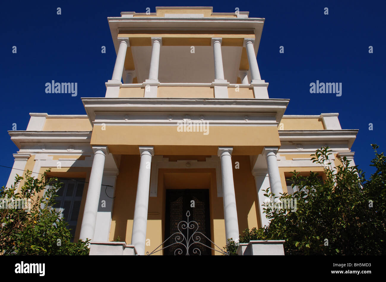 Neoclassical house hi-res stock photography and images - Alamy