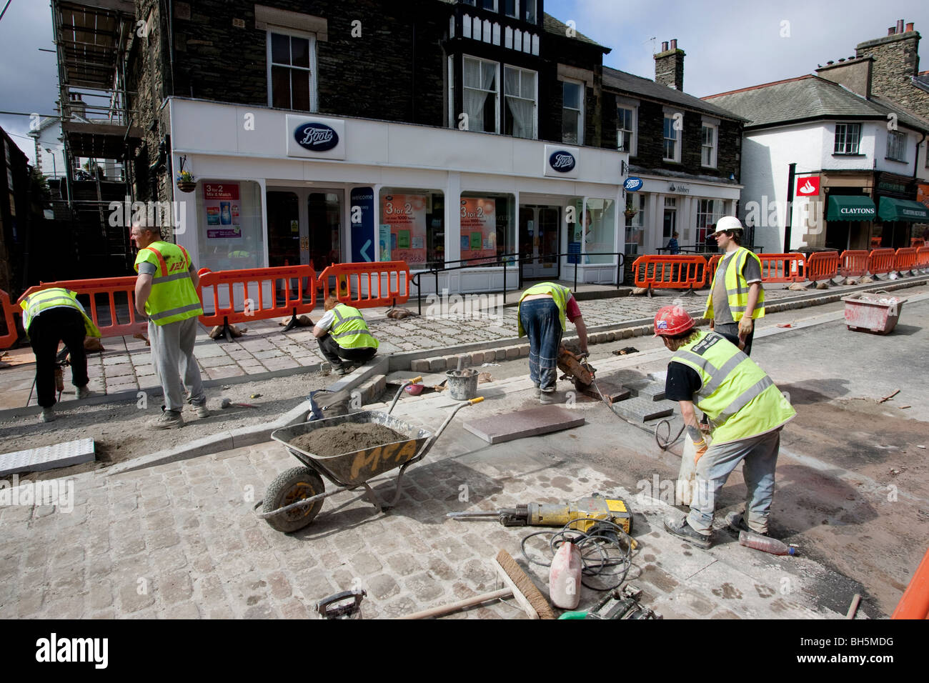 pavement cutter Cutting Pavement slabs Stock Photo - Alamy
