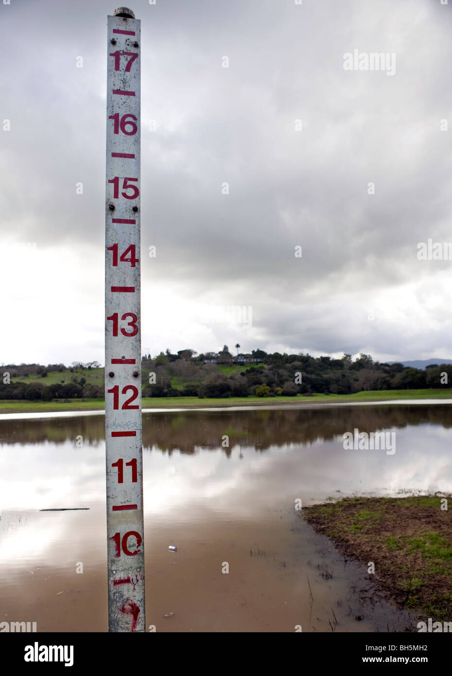 Meter stick hi-res stock photography and images - Alamy