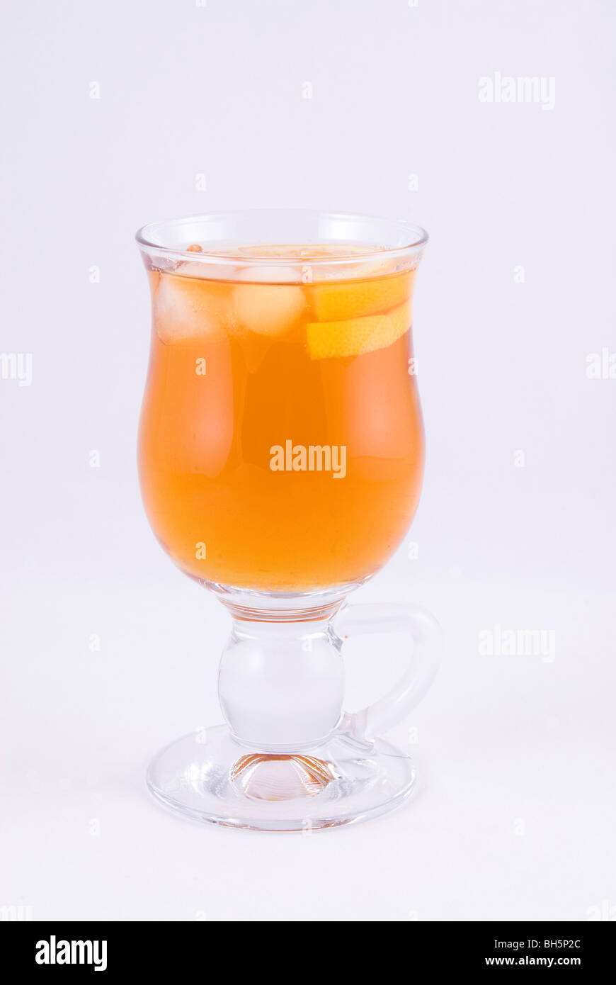 Glass of iced tea Stock Photo - Alamy