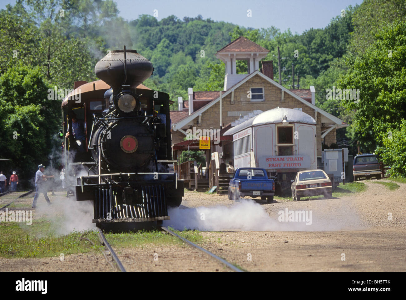 The narrow guage steam locomotive on the Eureka Springs and North ...