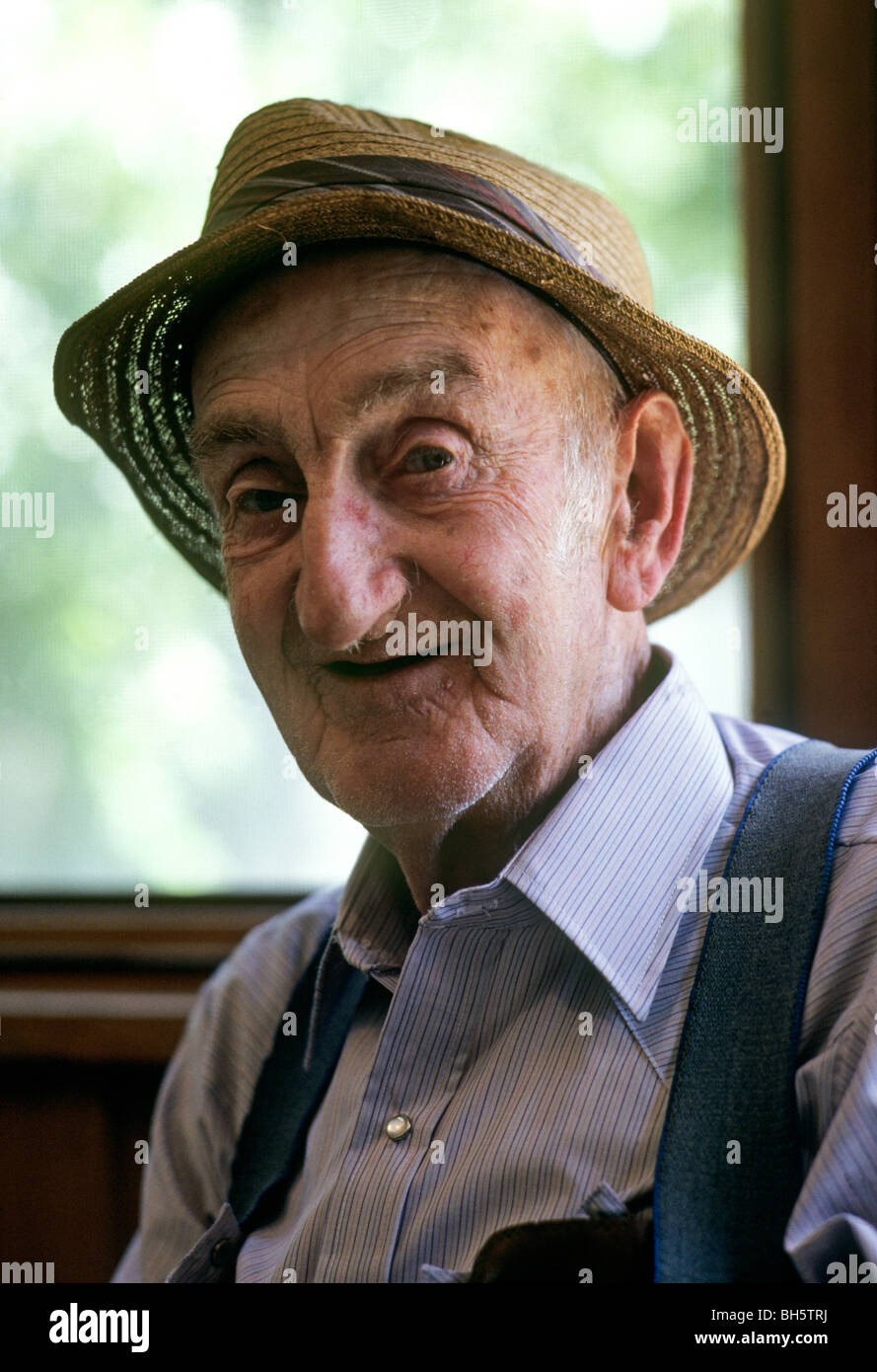An elderly farmer in the Ozark Mountains of northwestern Arkansas Stock ...